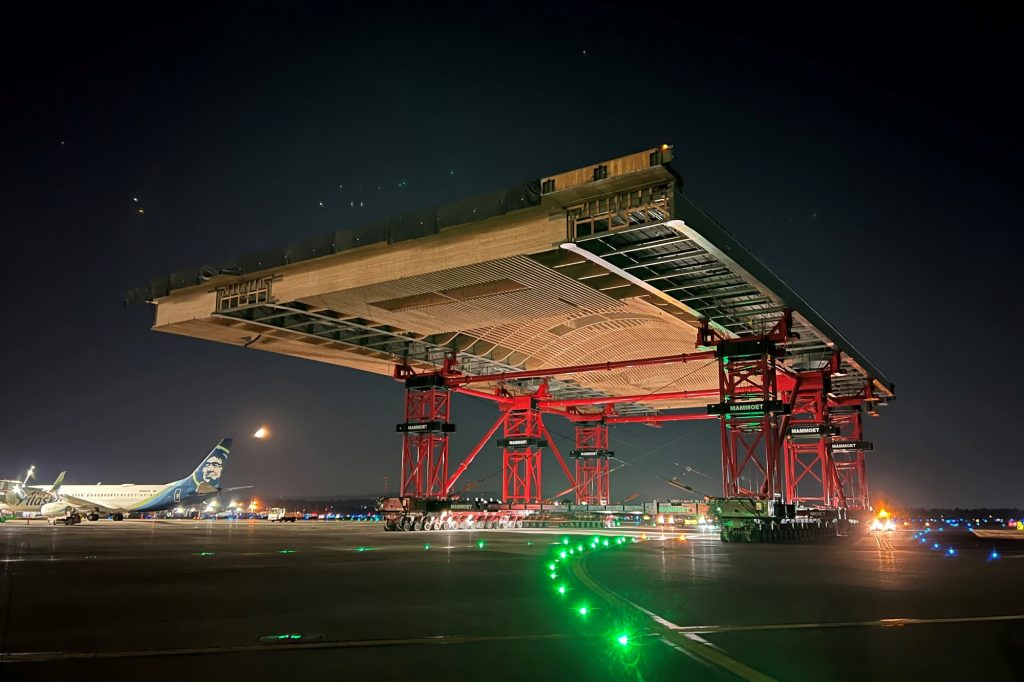 How Portland Airport’s new modular roof was assembled and installed ...