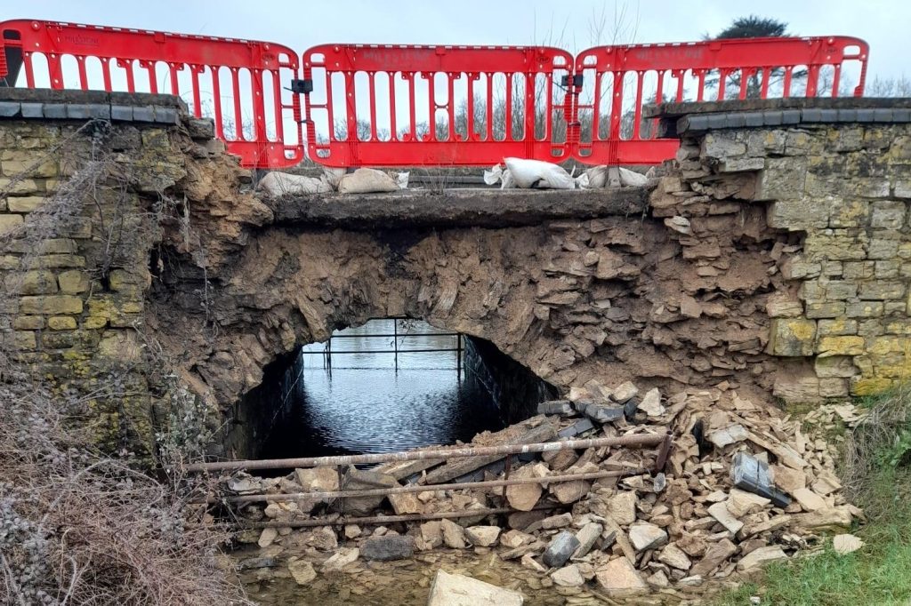 Urgent work on partially collapsed medieval road bridge in Oxfordshire ...