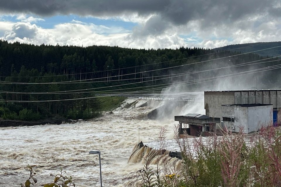 Norwegian dam breached after heavy flooding, beating police plan to ...