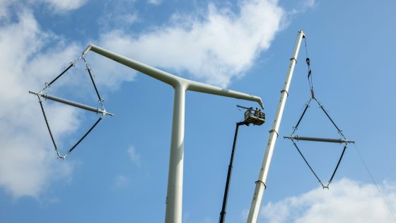 All 116 ‘world first’ T-pylons installed by Balfour Beatty for Hinkley ...