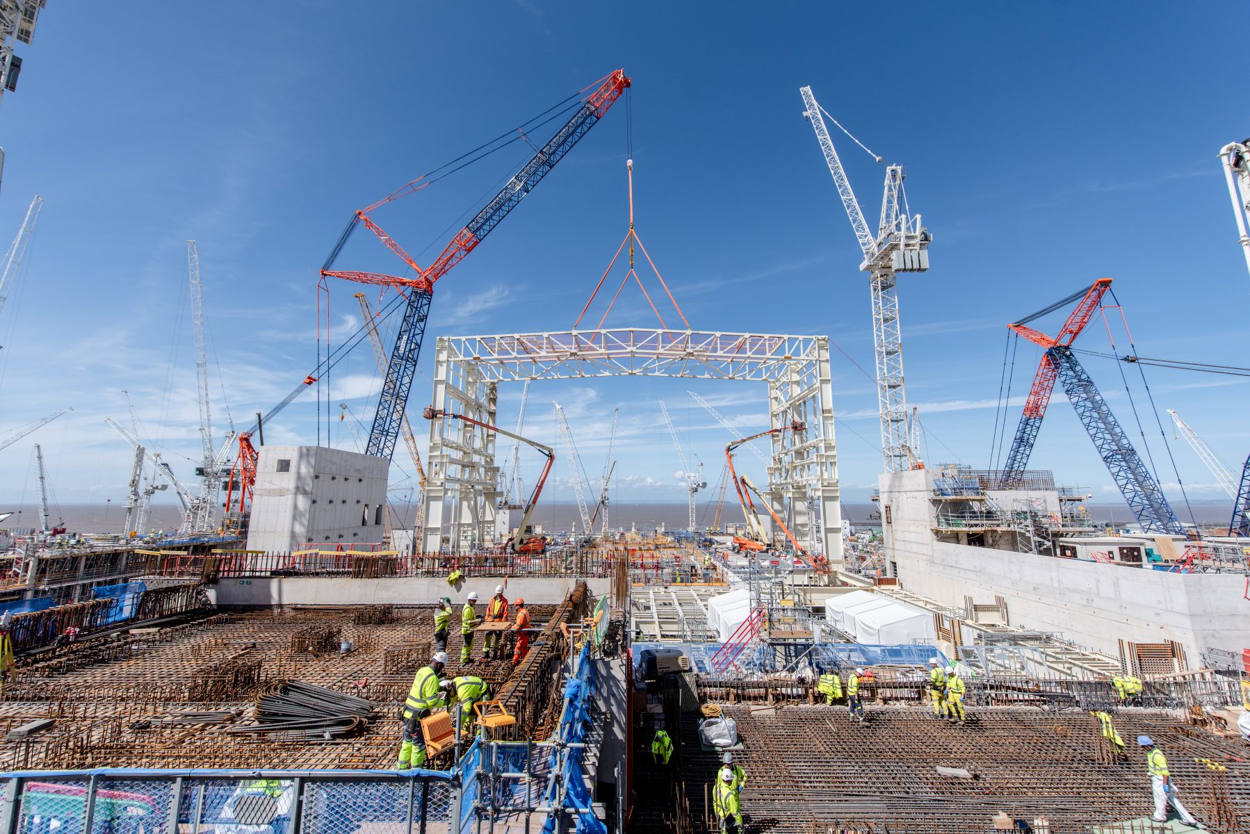 Construction of Hinkley Point C nears first reactor milestone | New ...