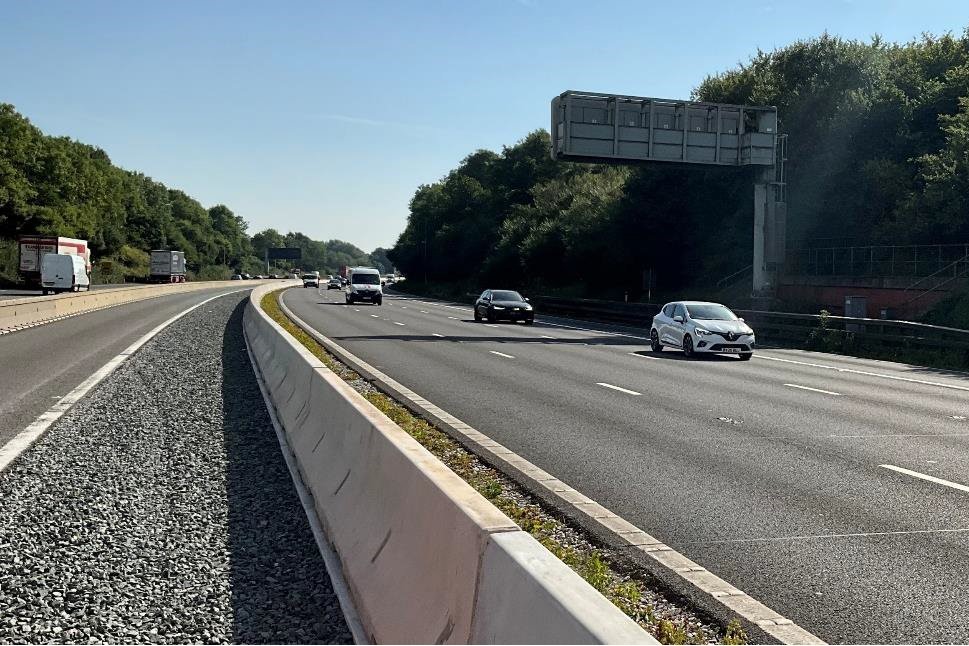 Roadside Concrete Barrier Road Barrier — Concrete Industrial
