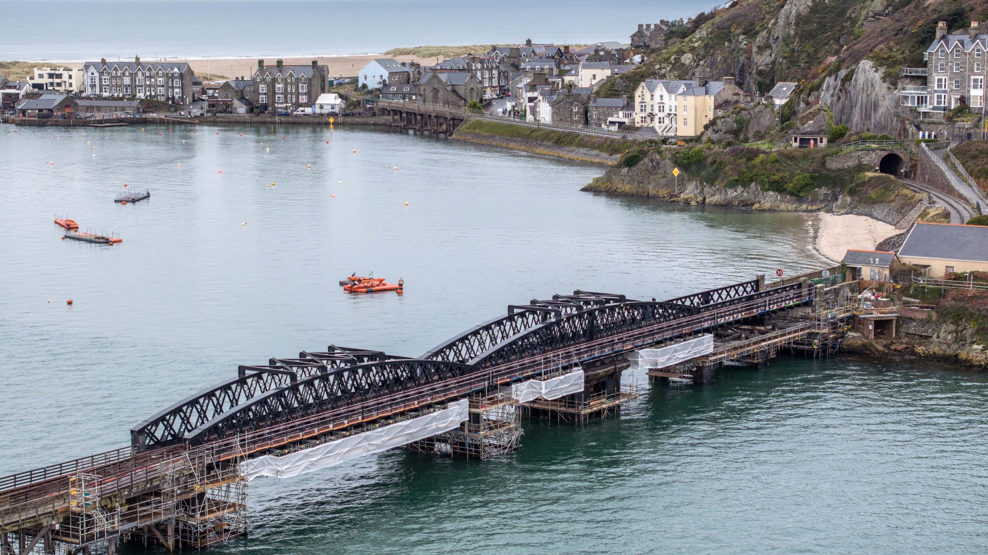 Barmouth Viaduct officially reopened to rail services after four-year ...