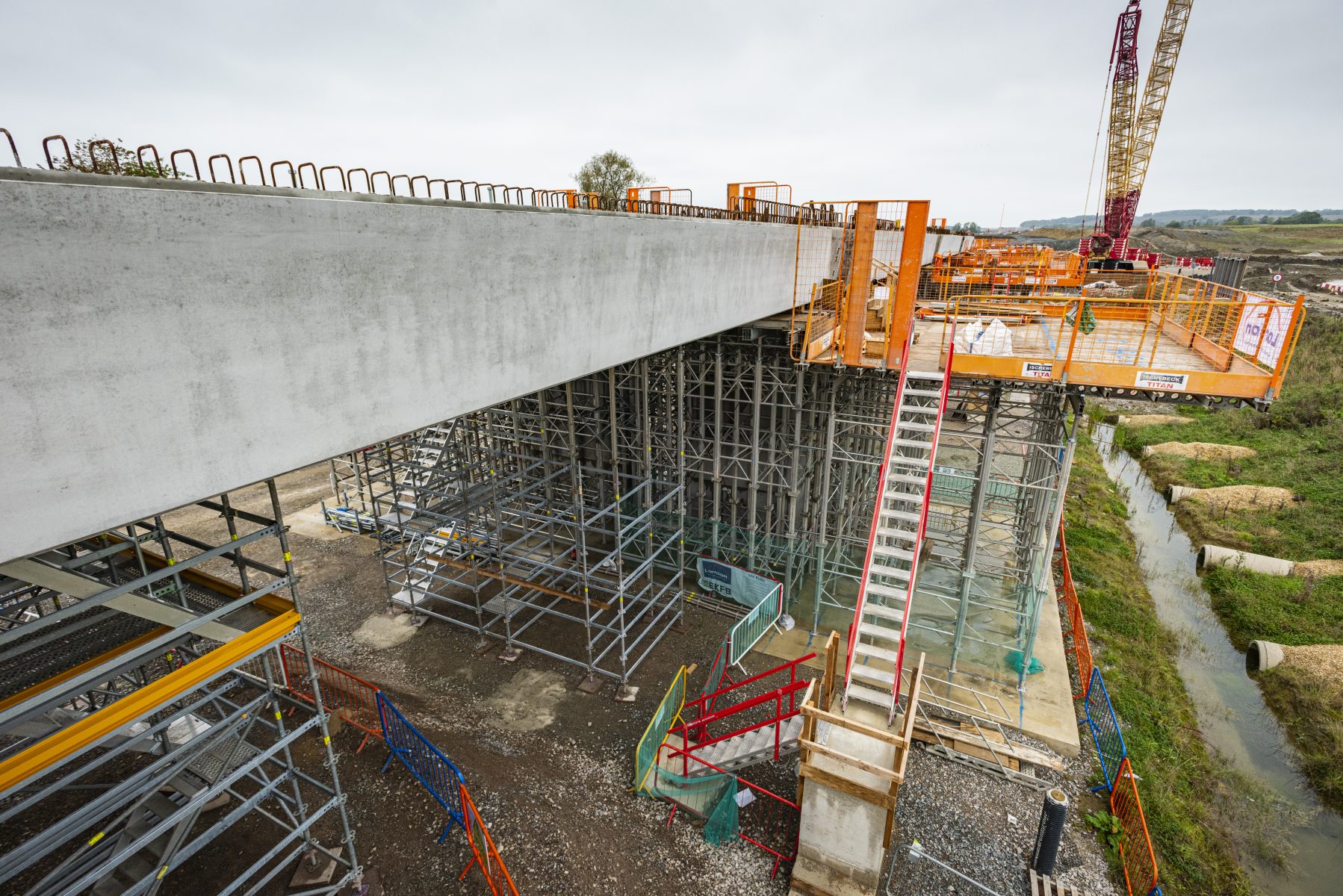First HS2 viaduct deck beam installation completed in Northamptonshire ...