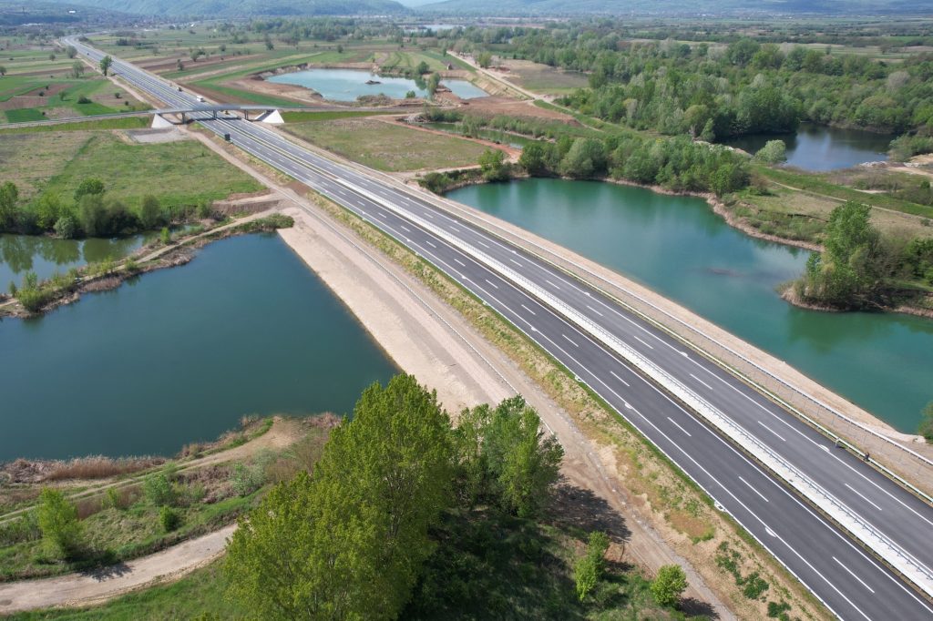 Complex third section of major new Serbian motorway opens to traffic ...