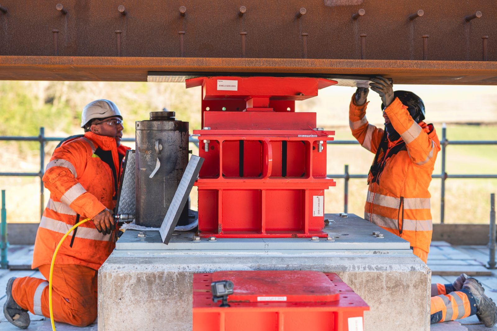 How HS2 engineers are overcoming space constraints to build 450m ...
