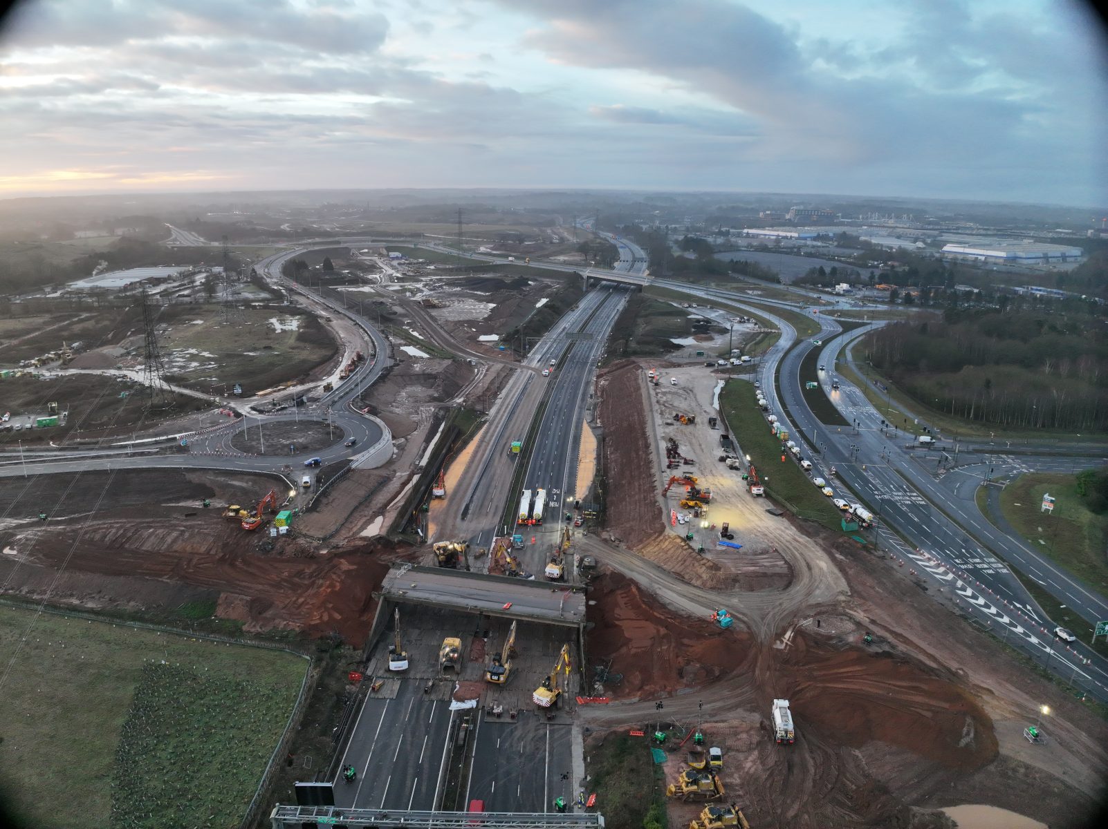 HS2 | M42 overbridge demolished ahead of schedule to make way for twin ...