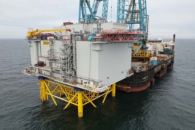Second offshore substation platform installed at Dogger Bank wind farm ...