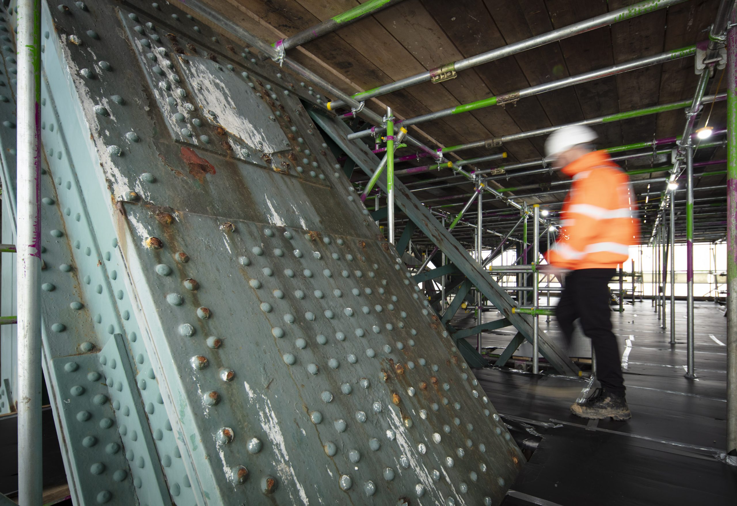 Tyne Bridge | Operatives clean within bridge deck void ahead of repairs to hangers | New Civil ...