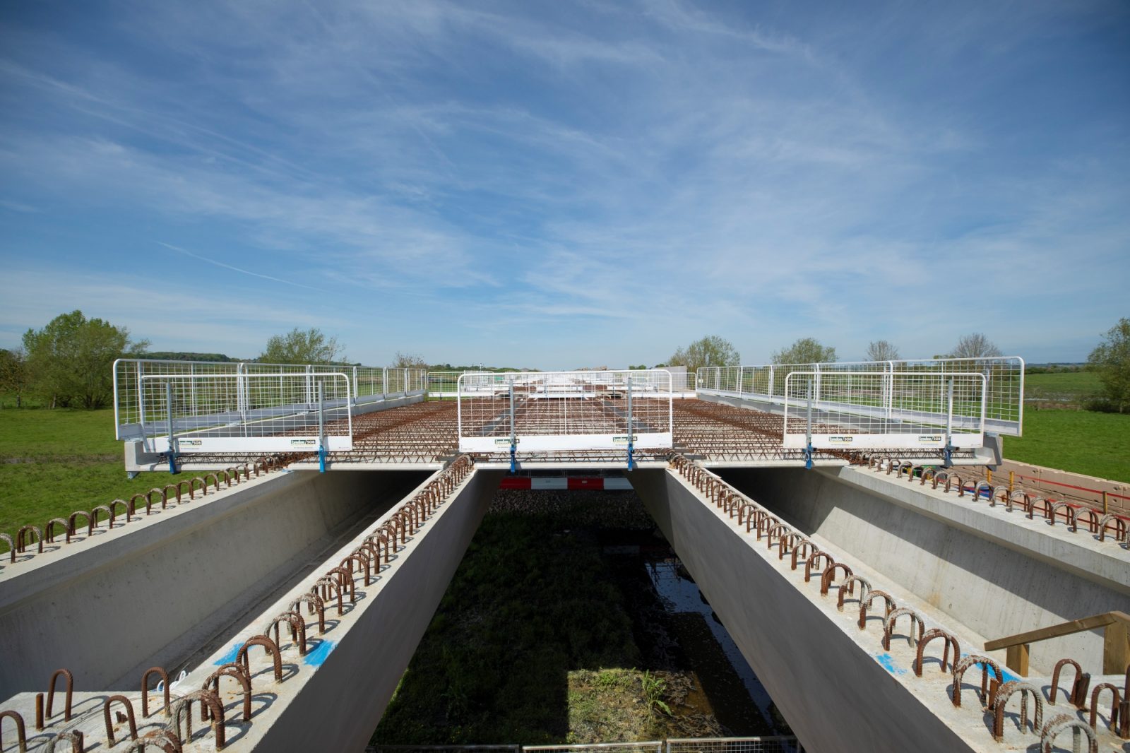 HS2 | Construction passes halfway on prefabricated 880m Thame Valley ...