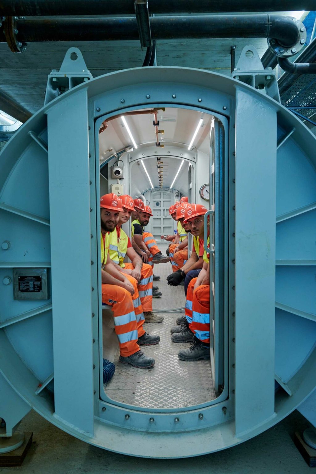 Engineers using hyperbaric excavation technique for tunnel on Naples ...