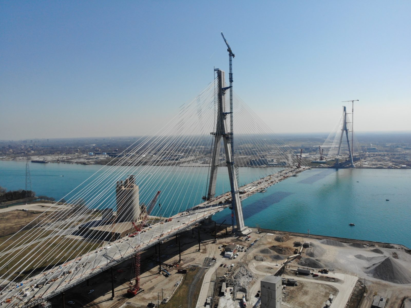 Gordie Howe Bridge | Engineers prepare to connect decks on £3.8bn USA ...
