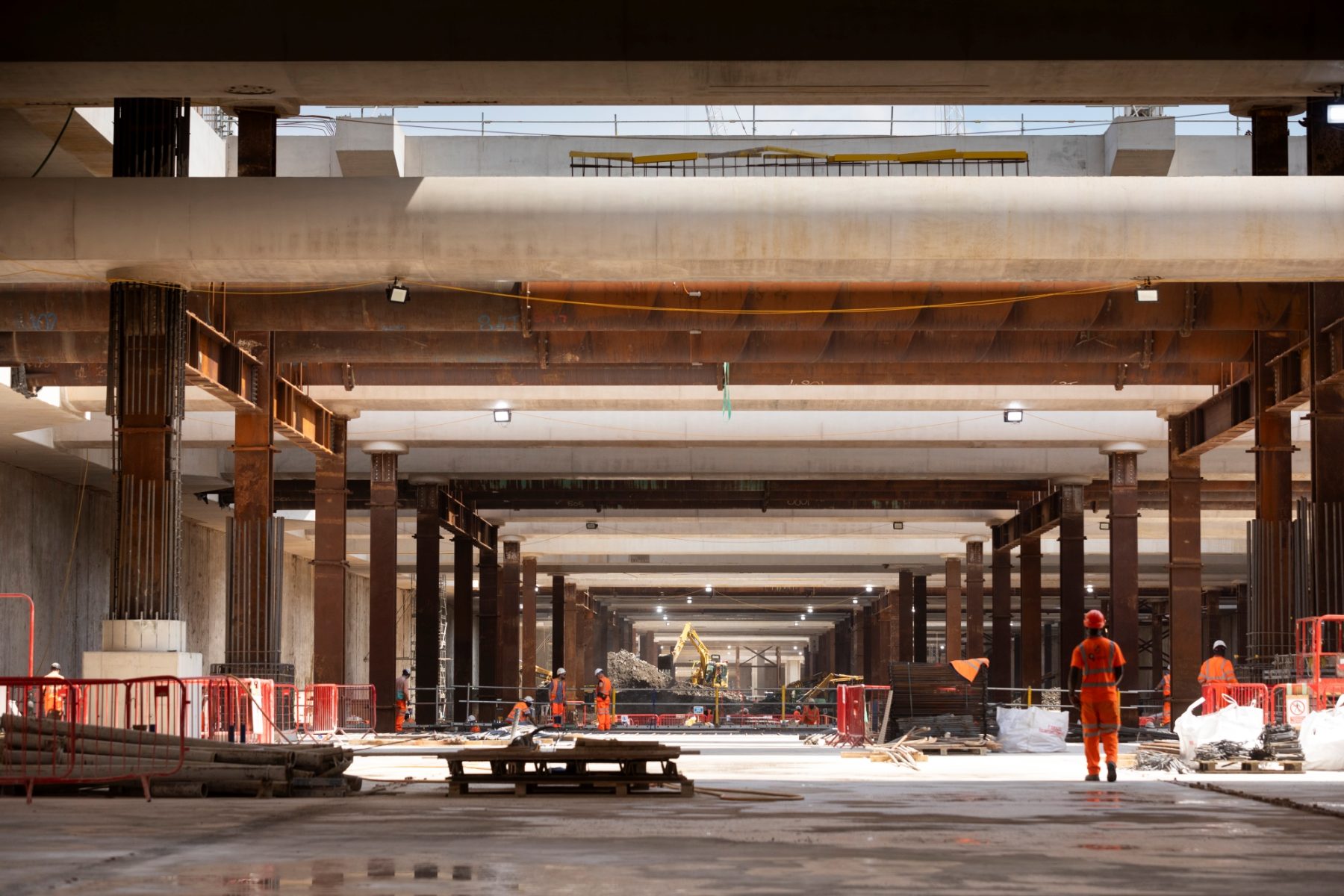 HS2 | Old Oak Common excavation complete after three years and 1.3Mt of ...