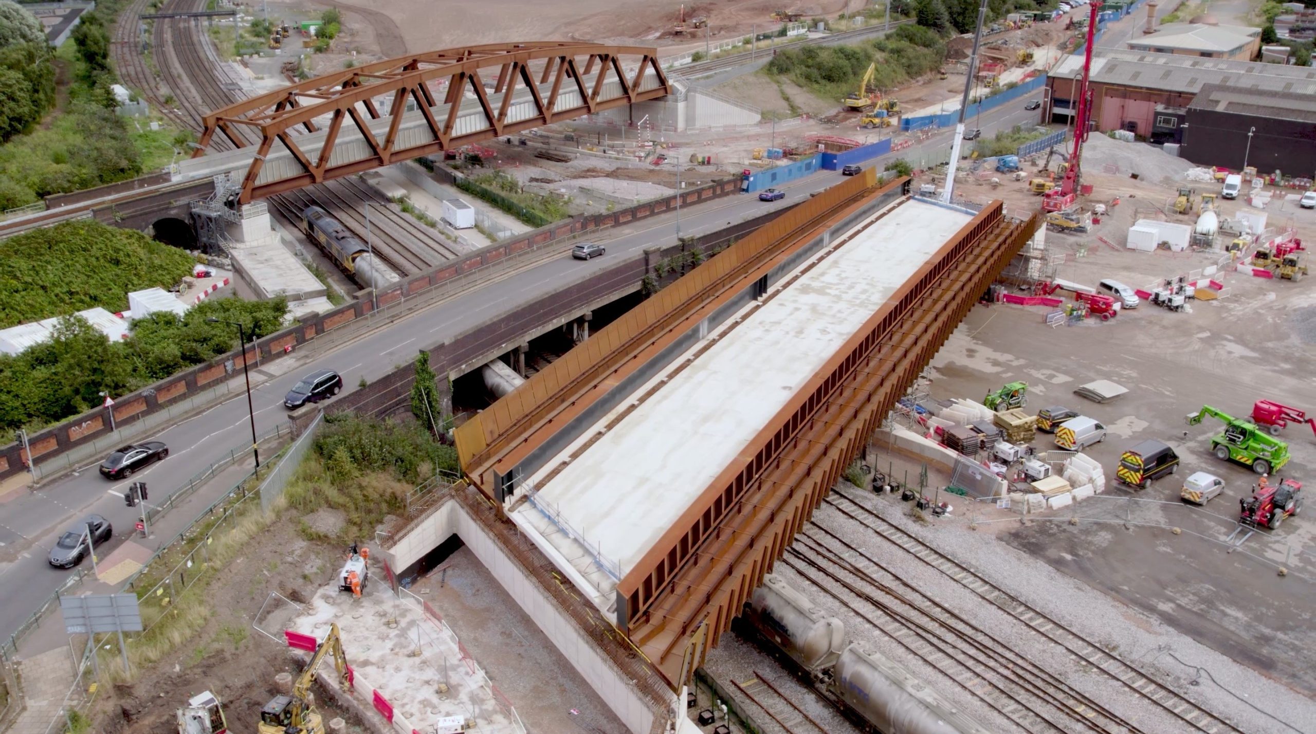 HS2 | 1,600t bridge wheeled into position over existing railway in Birmingham | New Civil Engineer