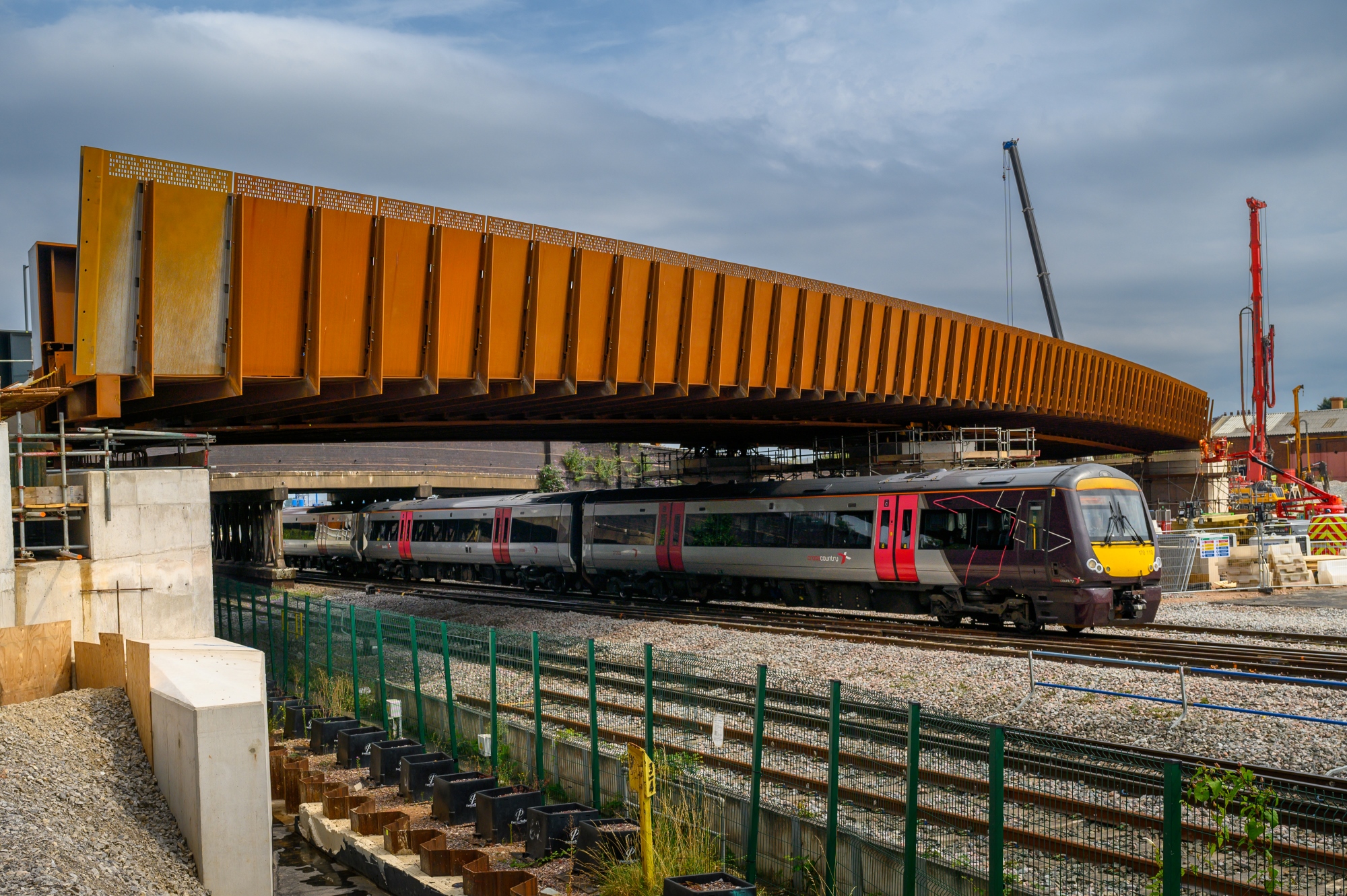 HS2 | 1,600t bridge wheeled into position over existing railway in ...