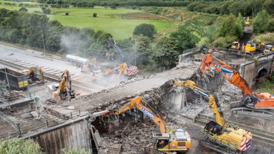 New 42m long bridge to be installed over M62 at Castleton in coming ...