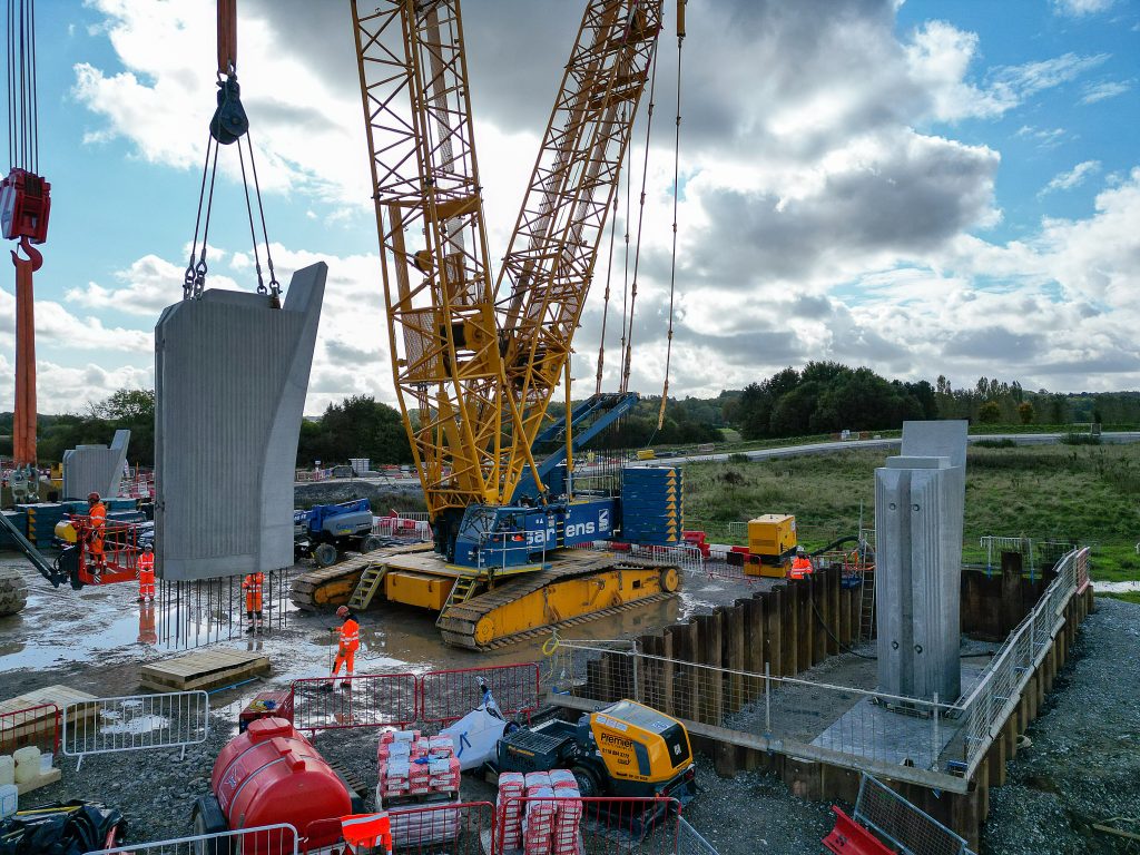 HS2 | Assembly of precast elements into 515m-long Edgcote viaduct ...