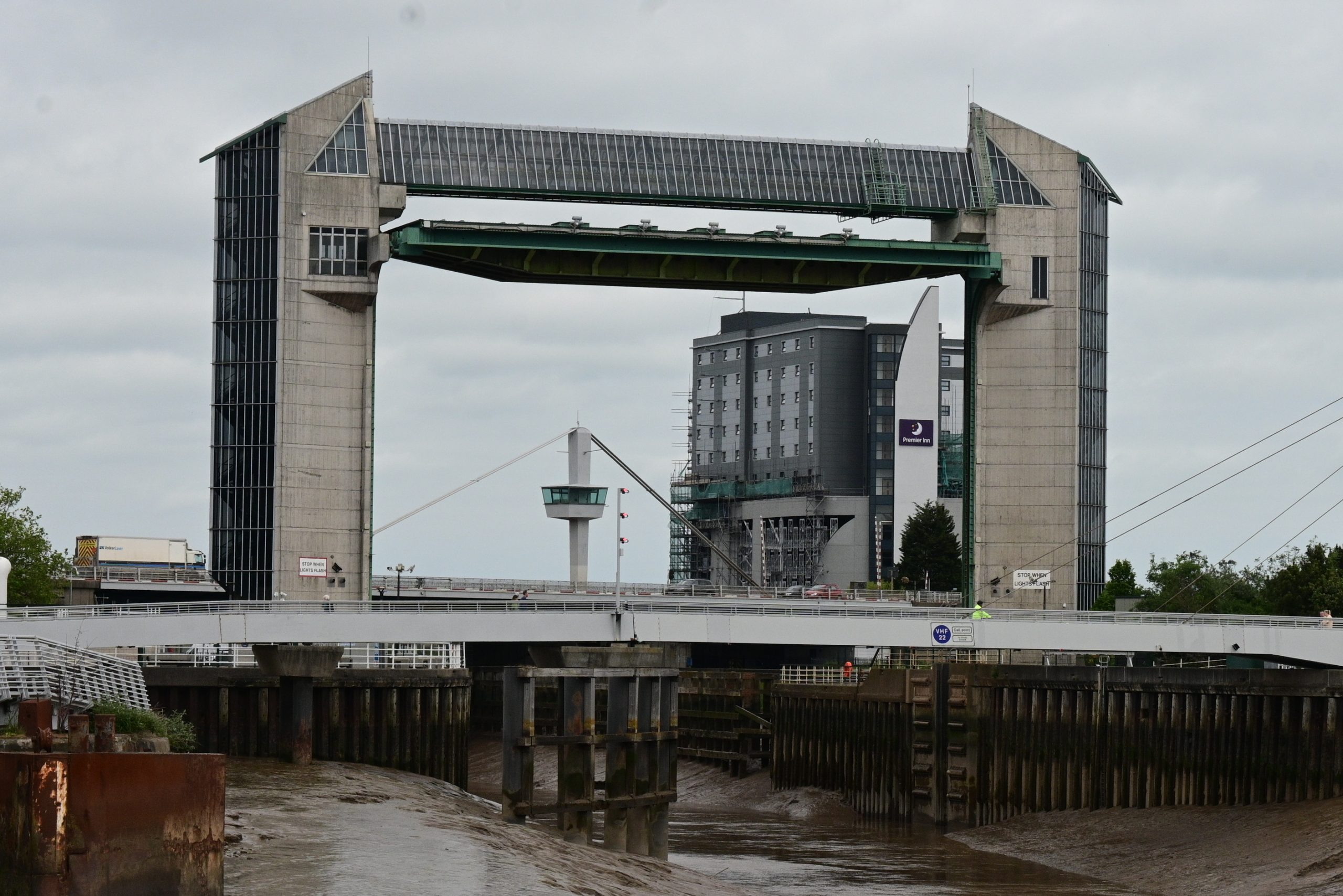 Specialist techniques used in inspection of Grade II listed Hull tidal ...