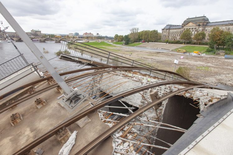 Dresden bridge failure caused by hydrogen-induced stress corrosion ...