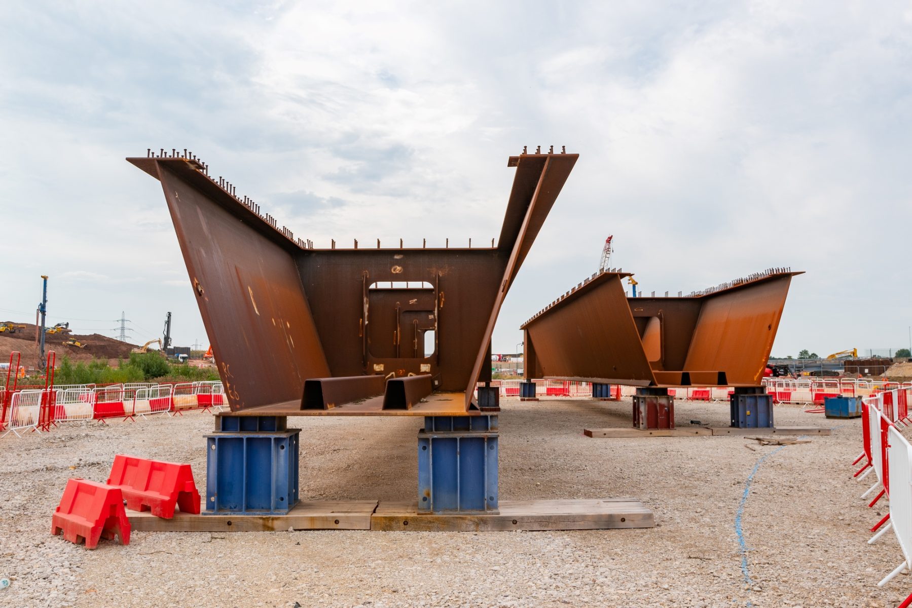 HS2 | Pair of 159m spans for River Cole viaducts lifted into place ...