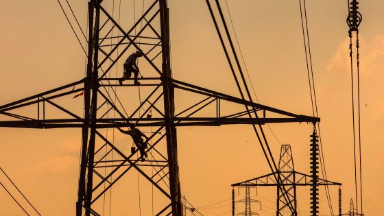 Refurb of 190 transmission pylons between East Hampshire and West ...