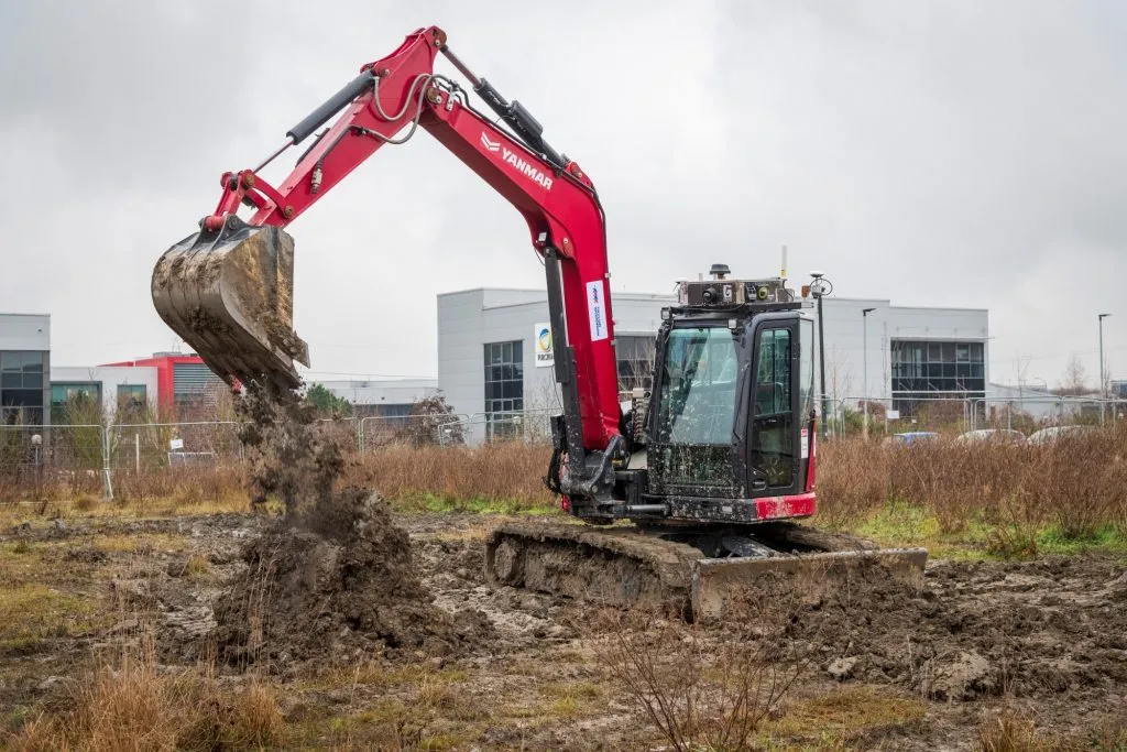 Taylor Woodrow successfully trials UK first AI autonomous excavator ...