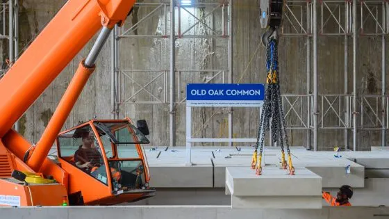 HS2 sees installation of project’s first platforms at Old Oak Common ...