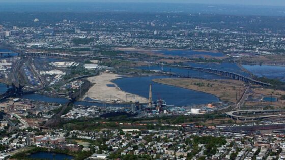 Has New York City’s biggest rail revamp in a generation fallen apart ...