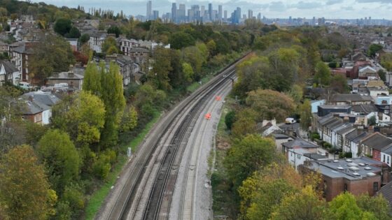 ‘UK’s first low-carbon track renewal’ completed in south London | New ...