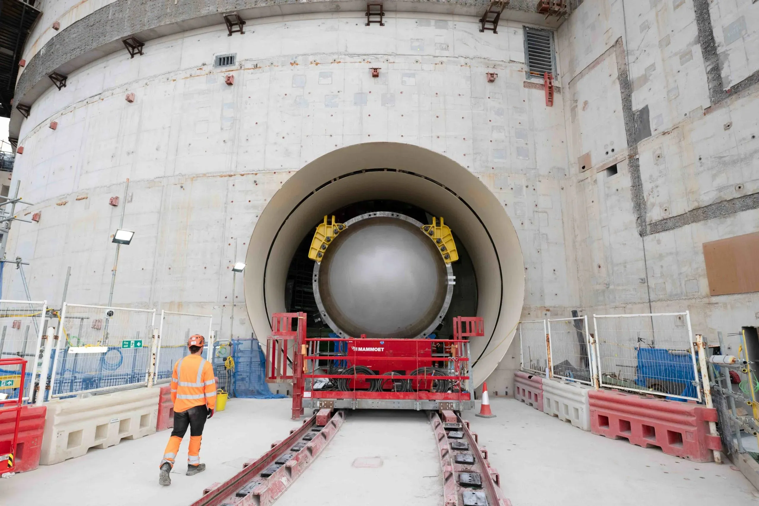 In pictures: World’s largest crane lifts Hinkley Point C’s second ...