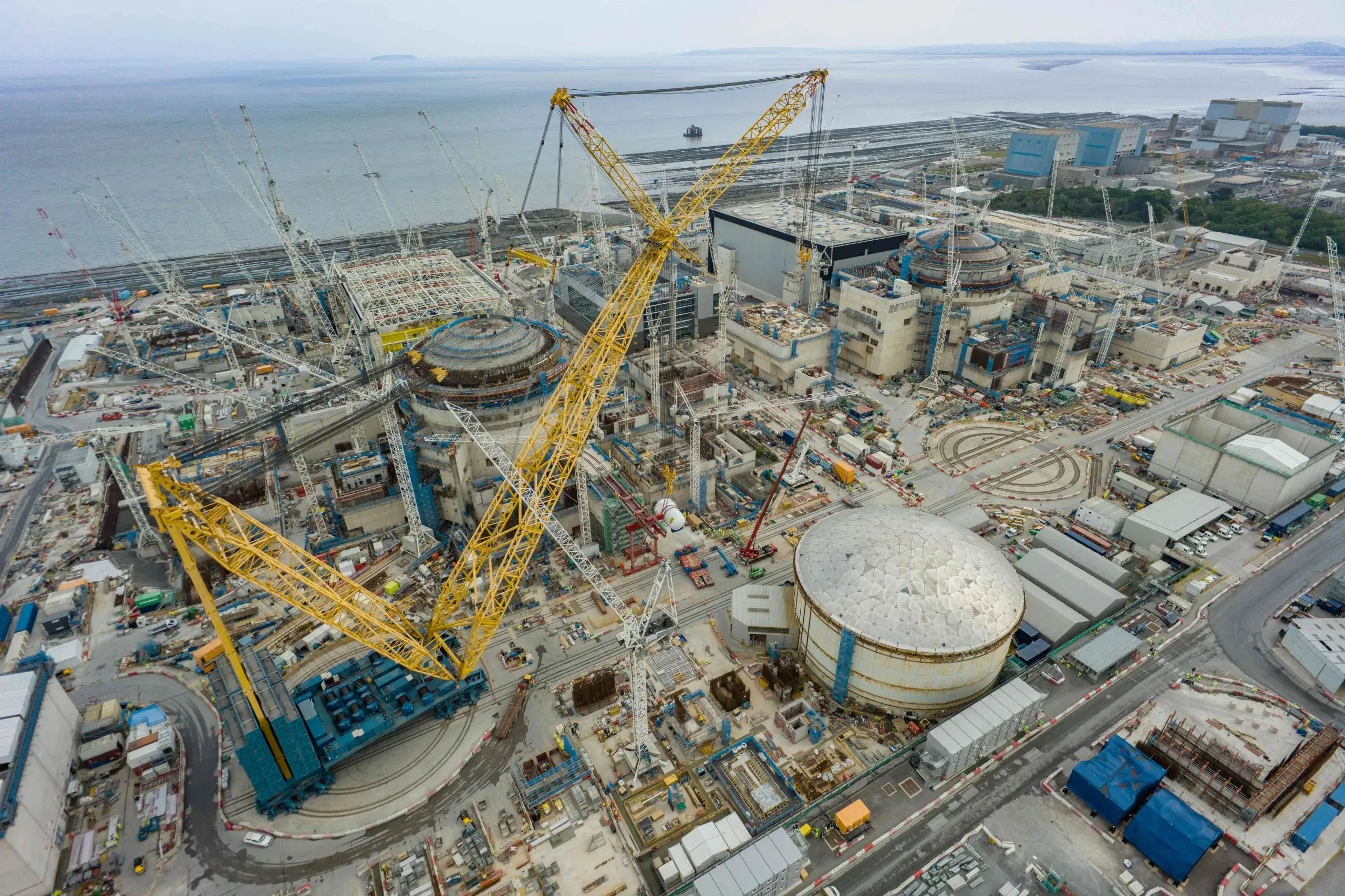 In pictures: World’s largest crane lifts Hinkley Point C’s second ...